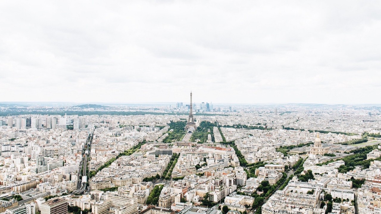 Watch Globe Trekker - Paris City Guide Online | 2016 Movie | Yidio