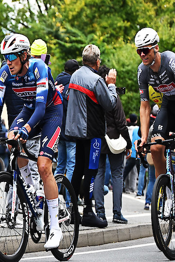 Watch Sparkassen M Online | 2025 Movie | Yidio