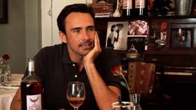 Watch MAN Season 1 Episode 12 - The Culture Vulture Online Now
