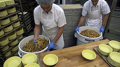Watch Food Factory Season 4 Episode 19 - Easy as Pie Online Now
