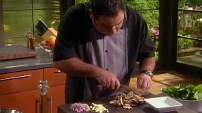 Watch The Essence of Emeril Season 1 Episode 8 - Dining Light Online Now