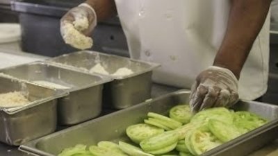 Watch Bizarre Foods: Delicious Destinations Season 2 Episode 3 ...