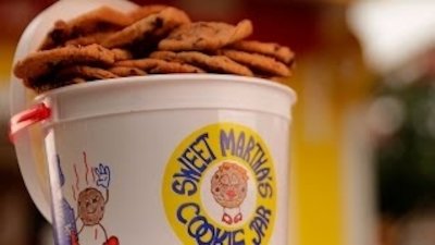 Watch Bizarre Foods: Delicious Destinations Season 3 Episode 7 - Twin ...